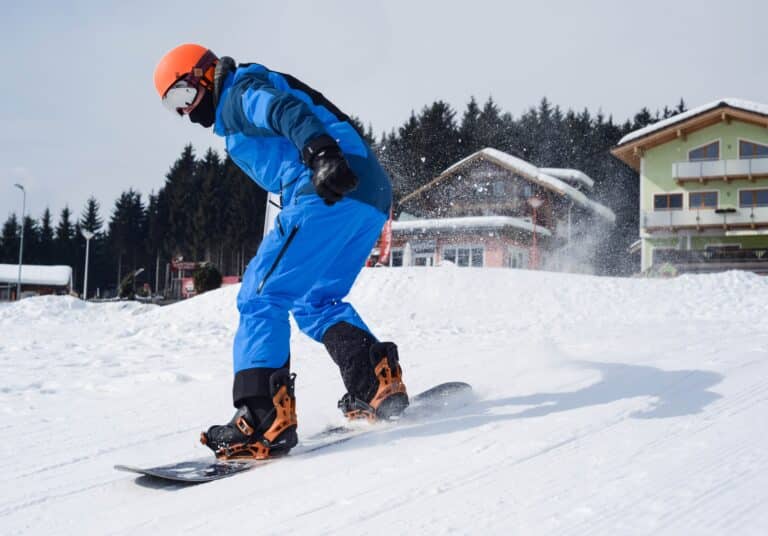 Ski With Bad Knees – Here’s What You Need To Know | Snowbomb